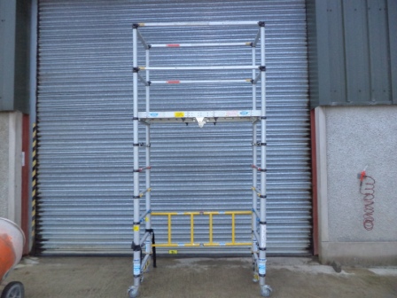 Painters Portable Scaffolding ( Standing Height 6 ' 6 '' ) - McCarroll ...